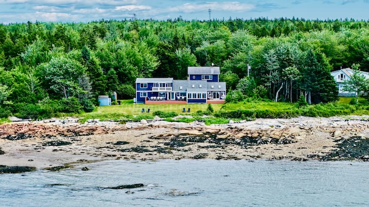 Navy Shores ~ Oceanfront Home, Quiet Beach Retreat - Maine