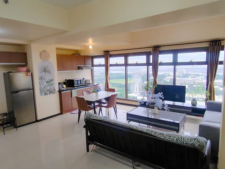 Levi & Moon's Luxurious Haven In The Sky - Manila