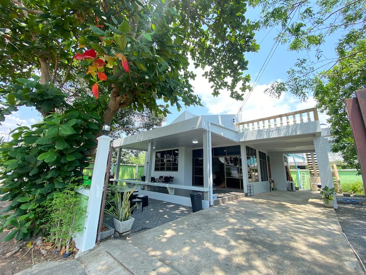 Cozy Family Villa 50m To The Beach, Rayong - Rayong