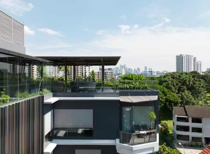 Executive Two Bedroom With Balcony / Pool In Liv - Singapore