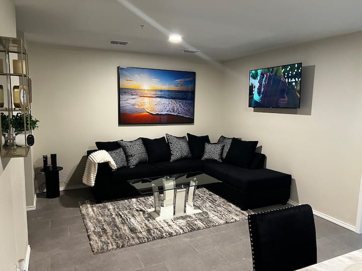 La’more Apartment - Brownsville, TX