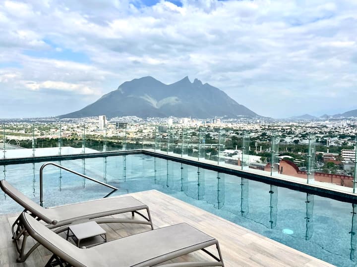 Céntrico Y Moderno Depa -Zona Paseo Sta. Lucía - Monterrey
