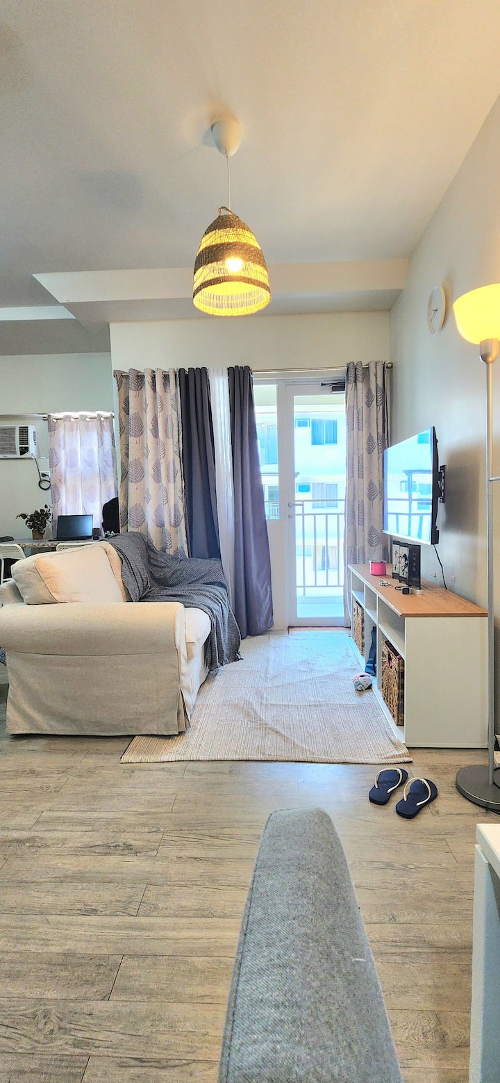 A Home Away From Home - Las Piñas