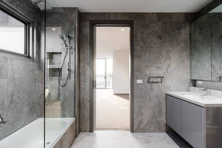 Stunning Penthouse 10 Min To The Airport City View - Melbourne