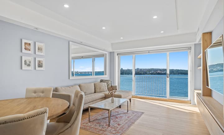 Spacious 3br With Water Views In Prime Kirribilli - Sydney