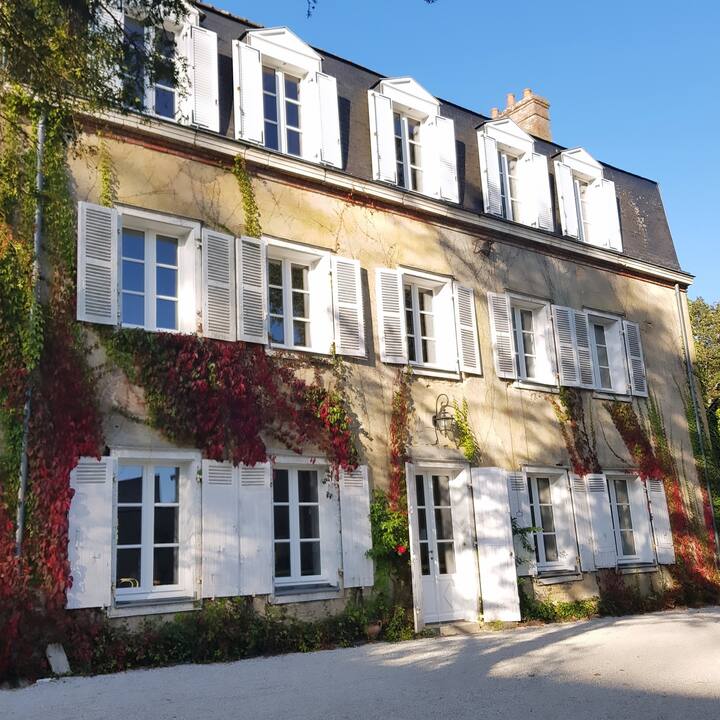 Chambre Dans Un Manoir Du Xviiie - Bruz