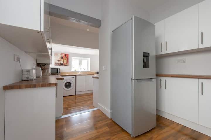 6 Bed Hse Medway Sleeps 15+10bed - Maidstone