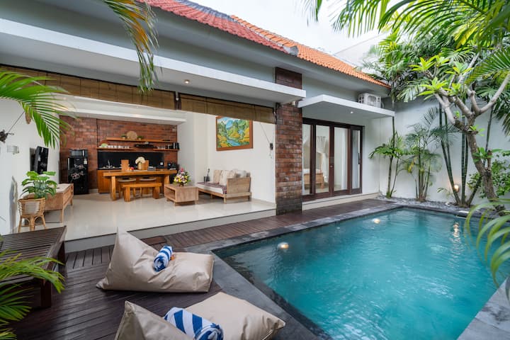Honeymoon Villa Aisha In The Heart Of Legian - 水明漾