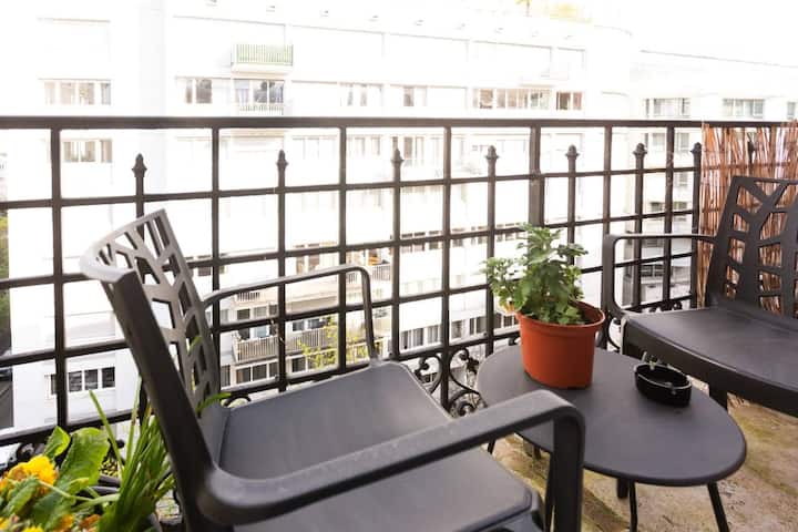 Nice Apartment In A Prestigious Parisian District - Paris