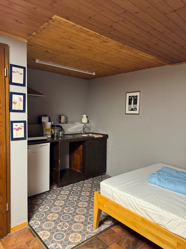 Gemütliches Souterrain Zimmer - Bensheim