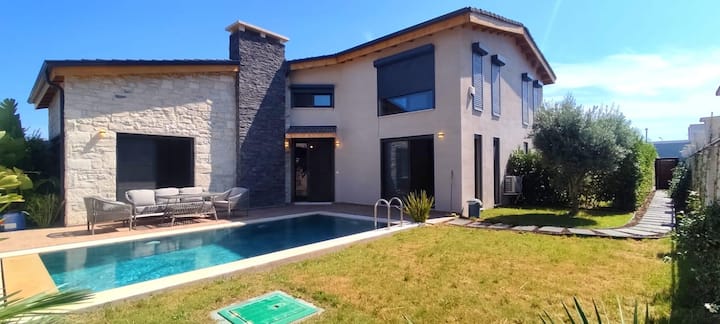 Urla’da ÖZel Havuzlu Ve Korunaklı Villa - Urla