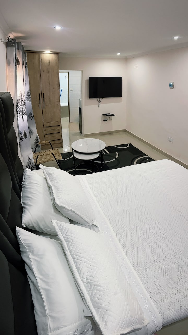 Highlands Bedsitter - Harare