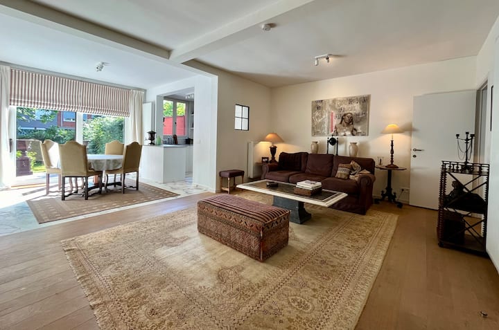 Homey 2-bed Flat With Garden - Niel