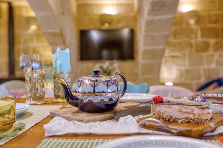 Pink Rose Farmhouse + Pool Close To Cliffs - Malta
