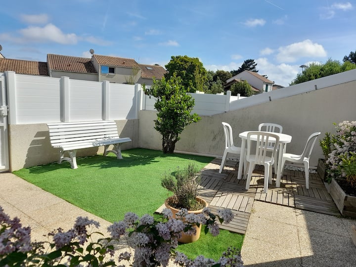 Maison Avec Jardin Clos. - Brem-sur-Mer