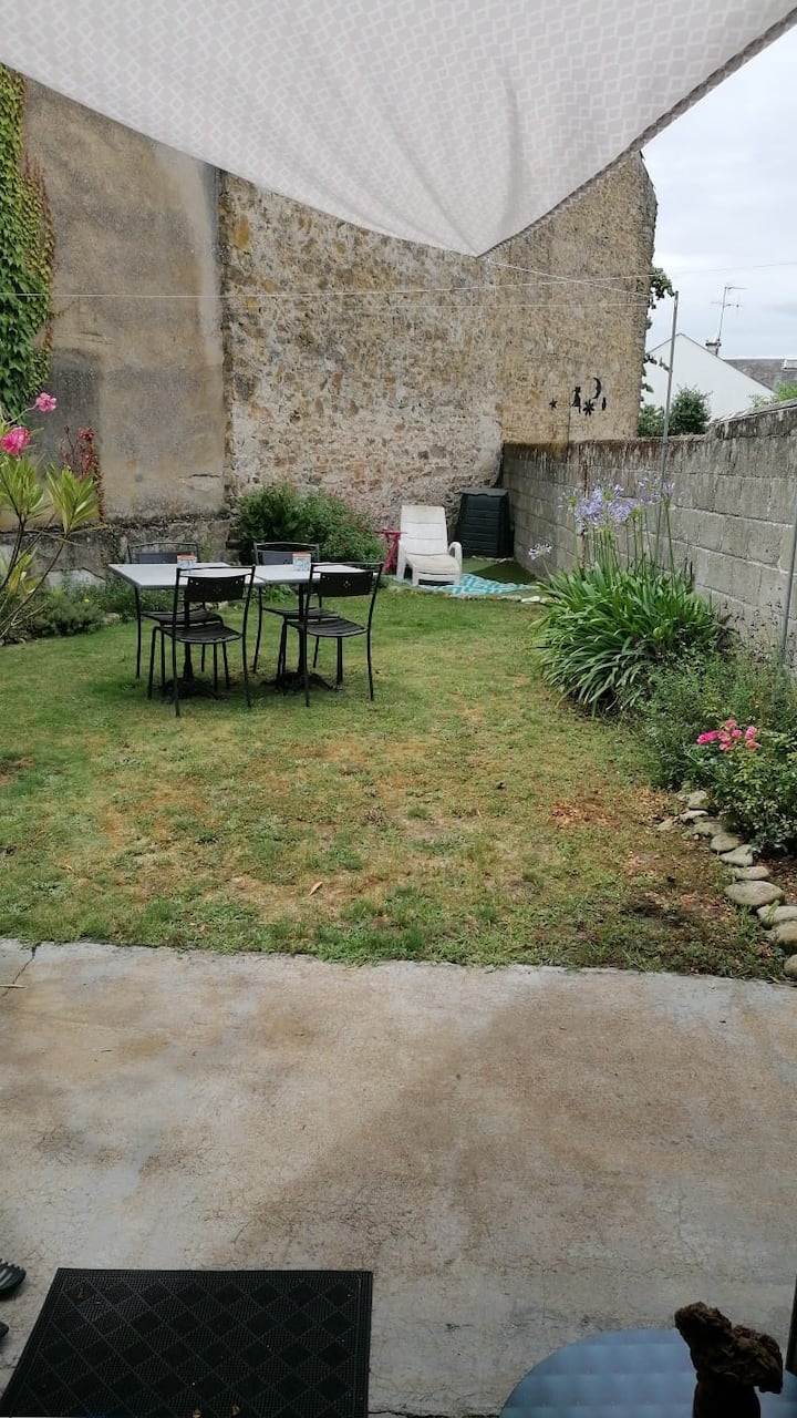 Maison De Ville Idéale Pour Le Flip - Parthenay