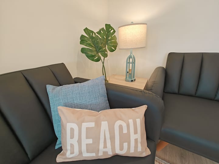 Steps To The Beach – 3 Bdr Condo + Parking - Wildwood, NJ