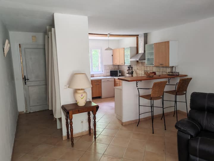 La Mer Entre Deux Vignes - Le Beausset