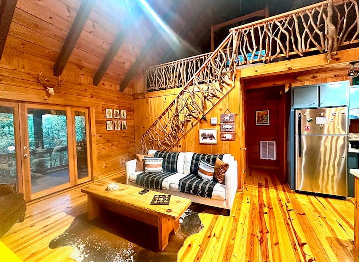The Honey Hole - Clayton, GA