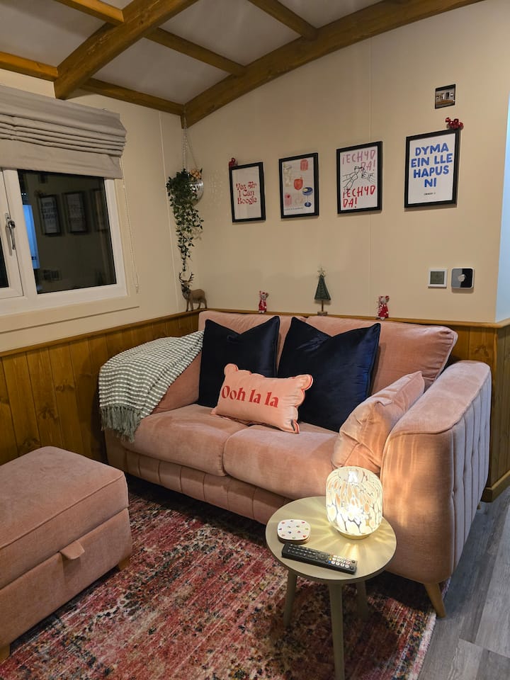 Cwt Y Bugail. Rural Romantic Retreat - Wales