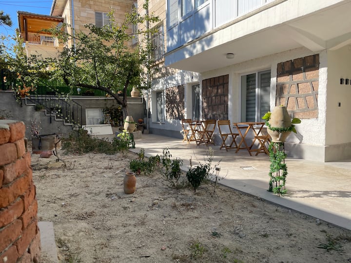 5 Oda, 1 Mutfak 9 Kişilik Bahçe Katı Daire - Ürgüp