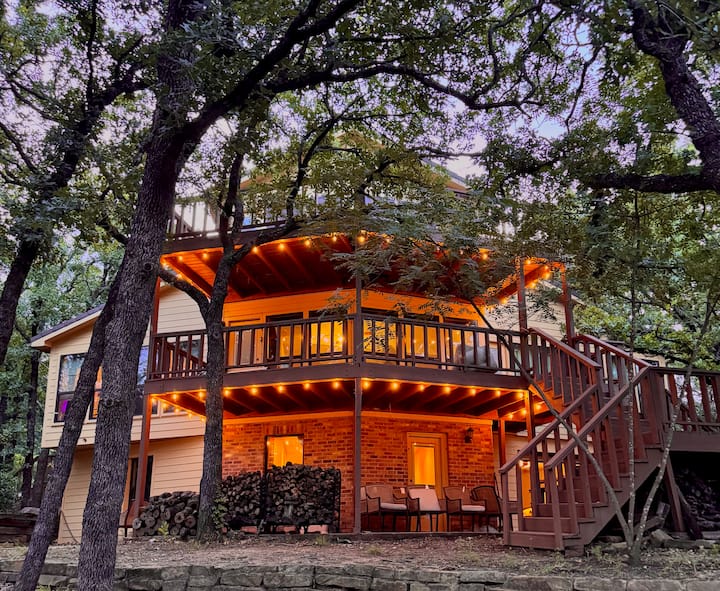 Retro Arcade Retreat W/ Firepit - 弗洛爾蒙特