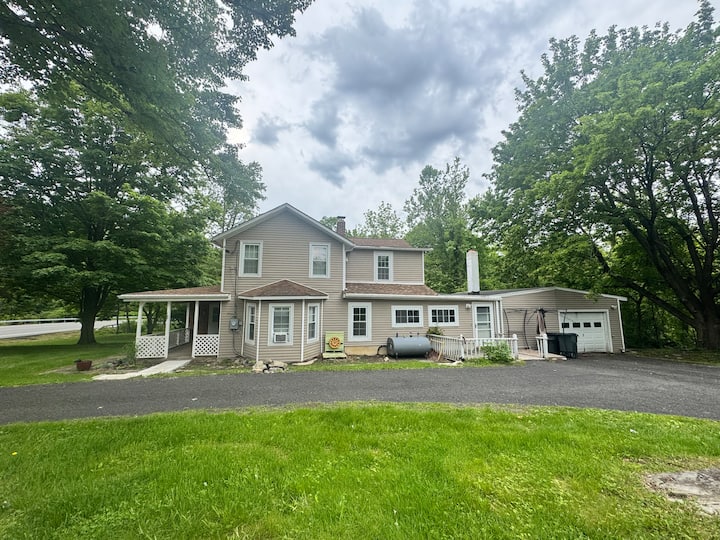 Perfect Hudson Valley Escape! - Bear Mountain, NY