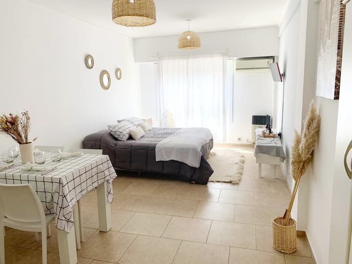 Monoambiente Cómodo Cerca De Hospitales Y Unlp - La Plata, Argentina