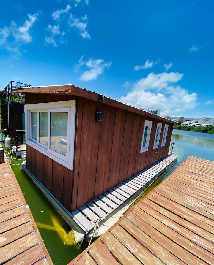 20% Off Spectacular At The Lagoon, Hotel Zone! - Cancún