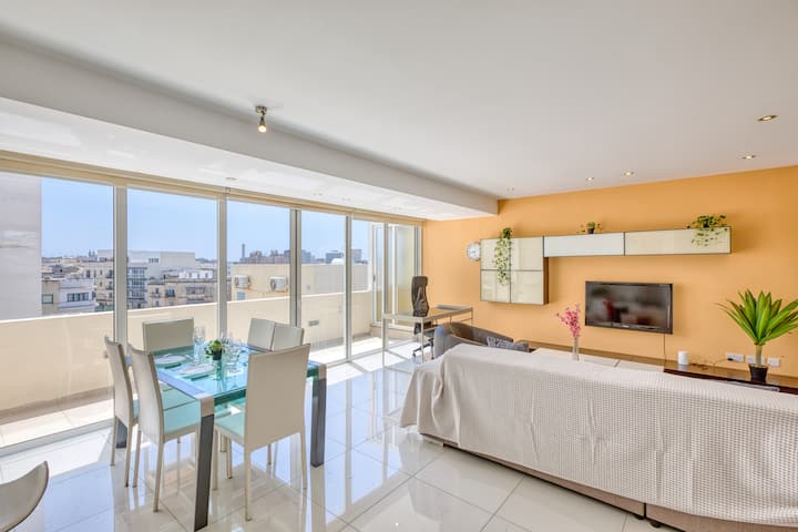 Sunny Penthouse | Terrace | Walk To Promenade - Malta