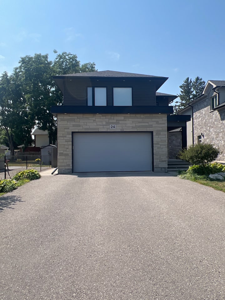 Basement Apartment - Oshawa