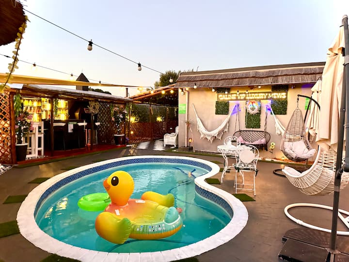 Luxury Swimming And Jacuzzi By Caline Vip Mews - Kapstadt