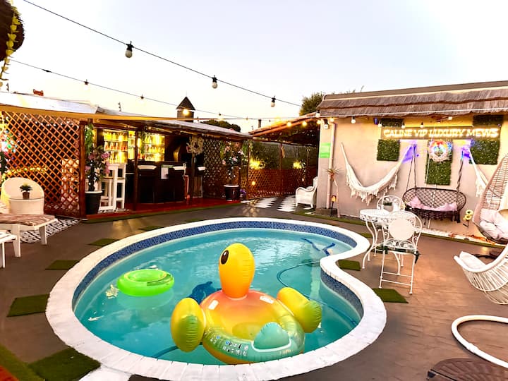 Luxury Swimming And Jacuzzi By Caline Vip Mews - Cape Town