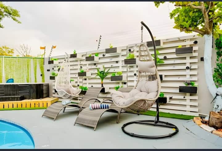 Luxury Swimming And Jacuzzi By Caline Vip Mews - Kapstadt