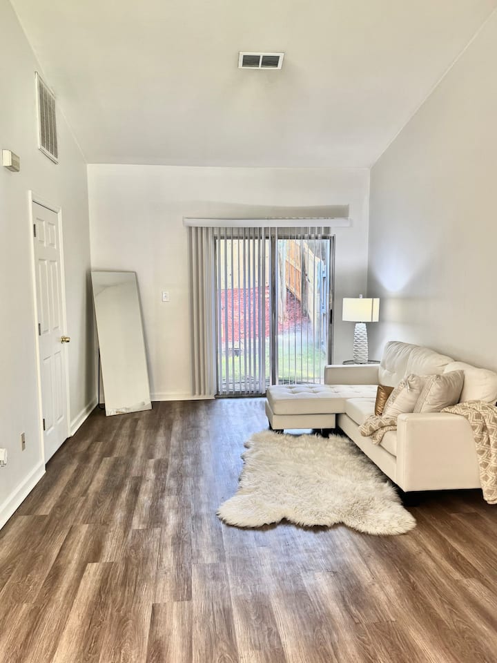 Spacious 1/1 - Tallahassee, FL