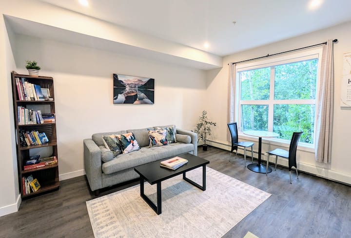 Liv's Mountain Nest - Downtown Golden Condo - Golden