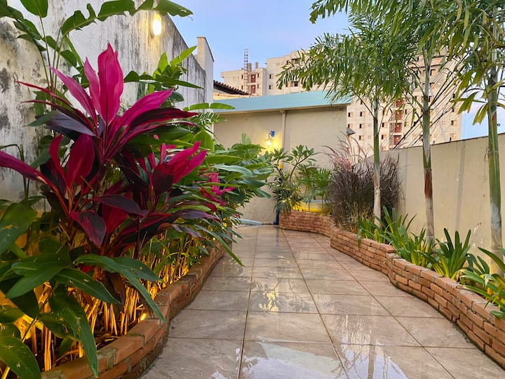 Casa-ateliê Com Jardim Tropical - Belo Horizonte