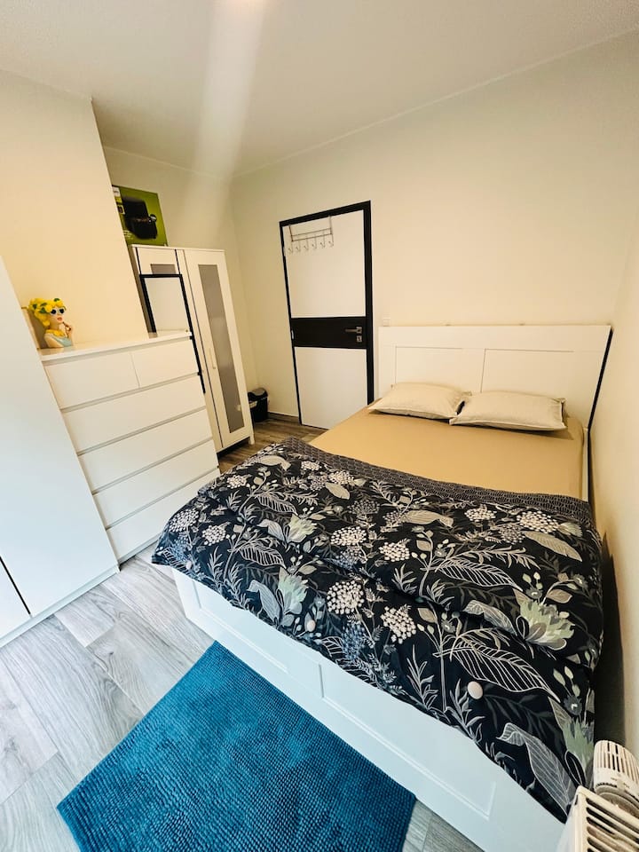 Room In The Heart Of Luxembourg - Luxembourg