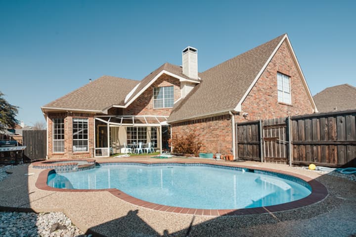 North Dallas 4 Br/3ba W Pool - Carrollton, TX