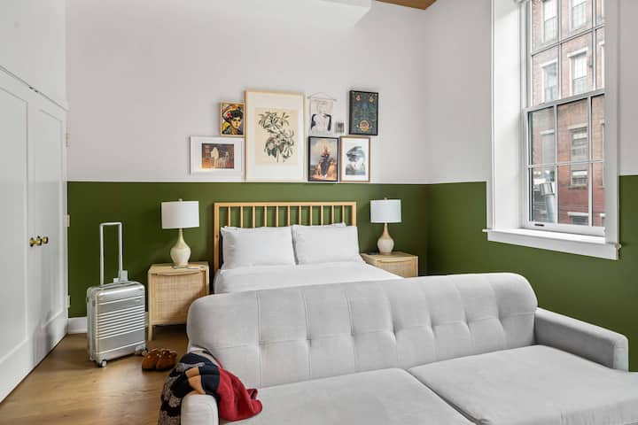 Sosuite | Studio Apt W Laundry, Courtyard View - Philadelphia