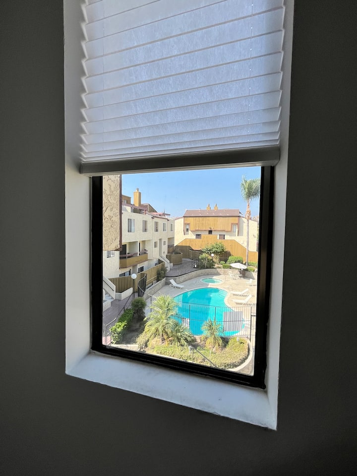 Serene Private Room + Office With Kitchenette - Alhambra, CA