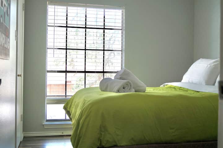 Poolside Paradise - Stone Oak - San Antonio