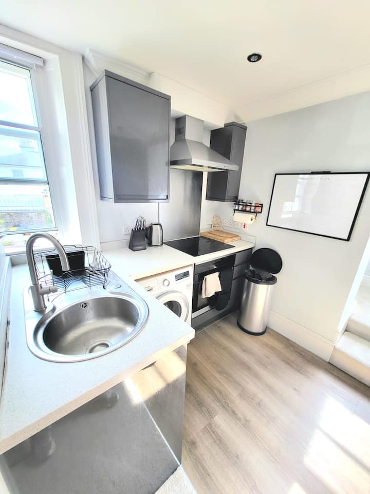 Victorian House Apartment - Tonbridge