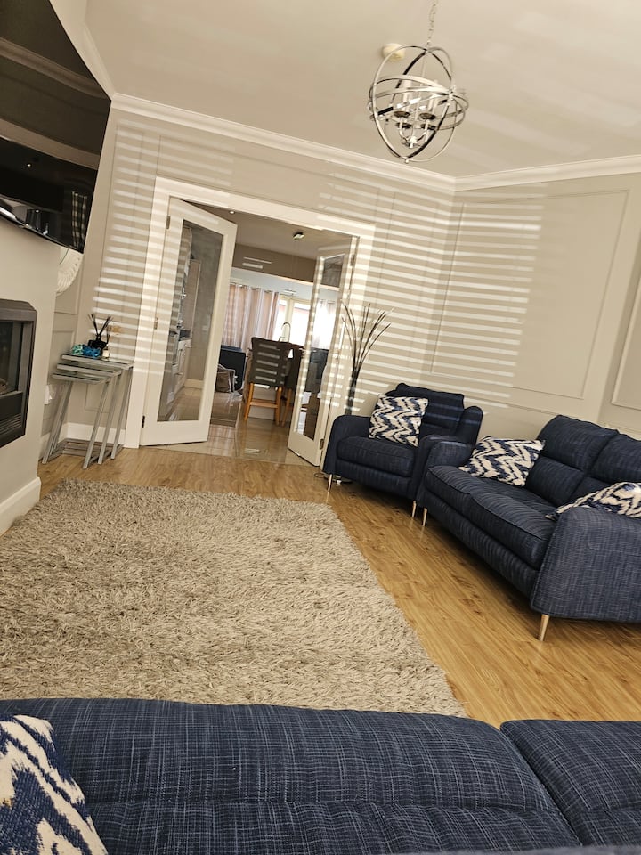 Dublin 4 Bedroom And Study House - Ashbourne