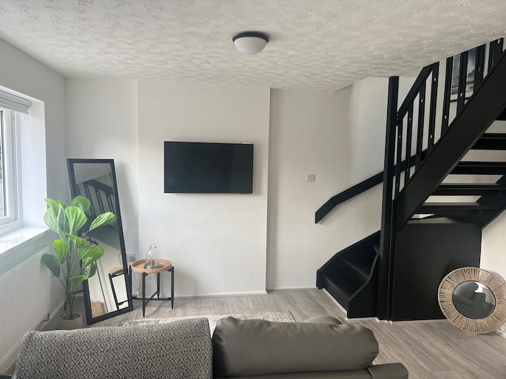 Newly Renovated House In Bury! - Bury