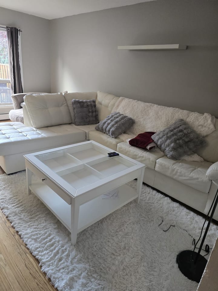 Room Available At Burlington - Burlington
