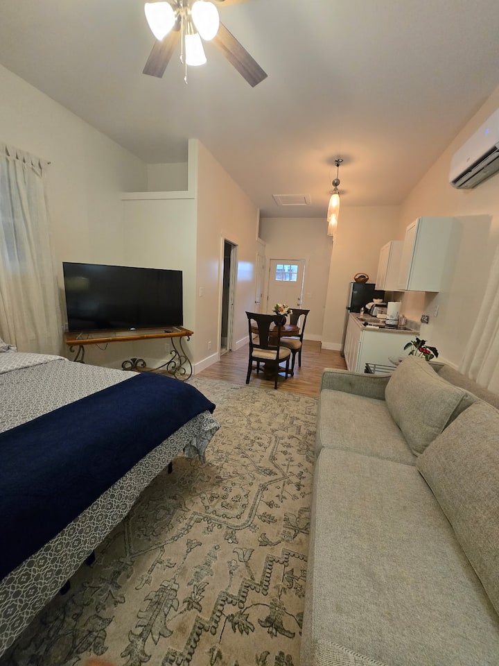 Oakwood Guest House - Huntsville, AL