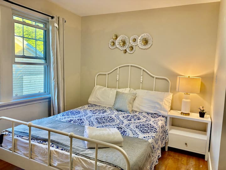 Comfy Private Bedroom Close To Dal! Private Bath - Halifax, NS, Canadá