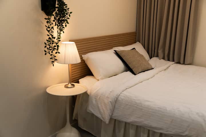 [02] 서울 도심 속 고요한 쉼표｜개별욕실+짐보관+비대면 체크인 - Seoul