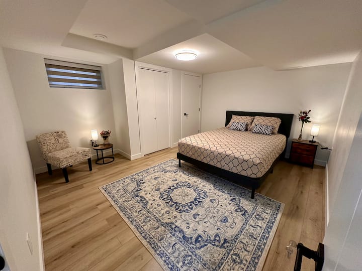Comfy Private Room | Wi-fi, Near U Of M & Trails - Winnipeg